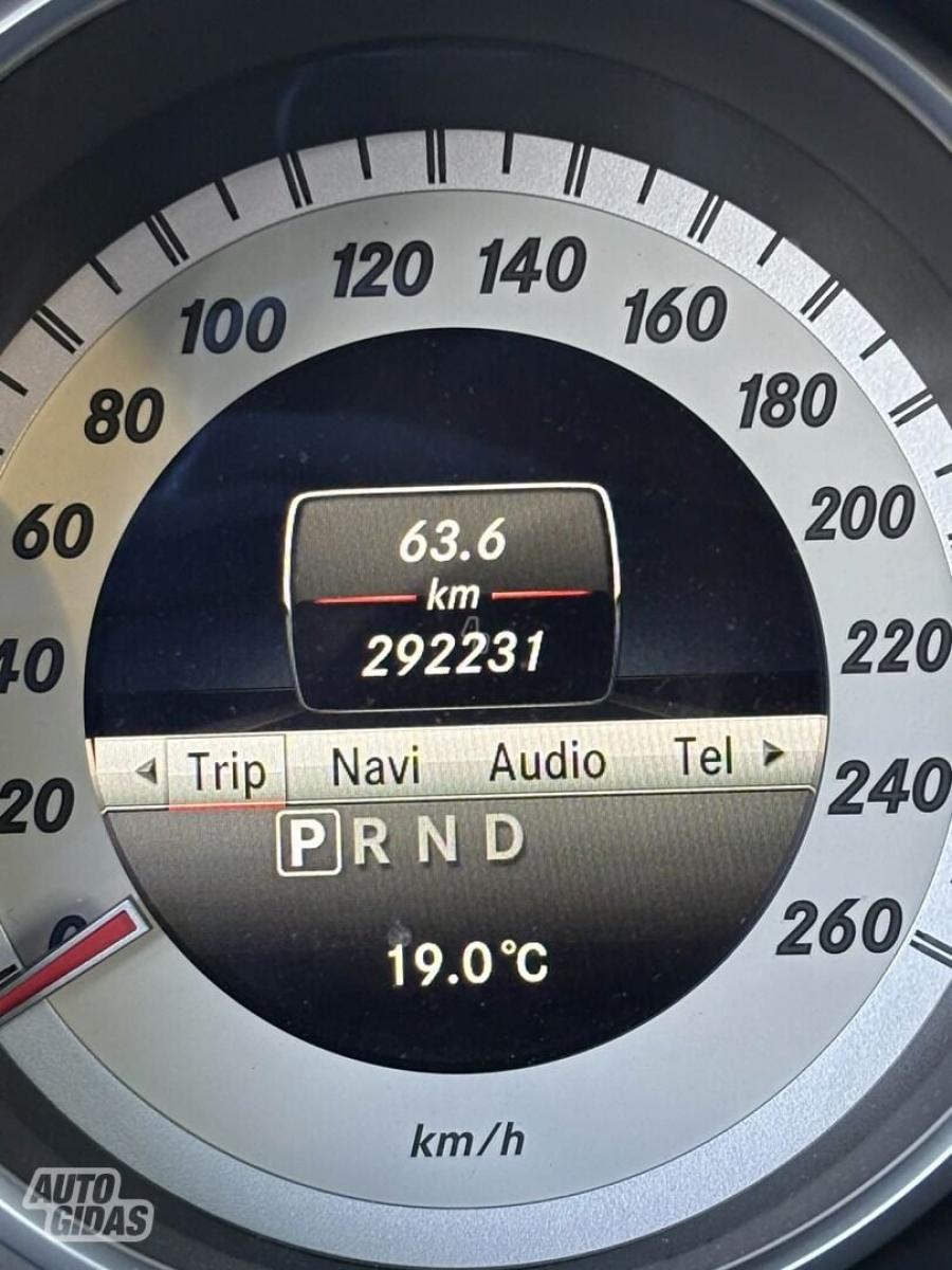White Mercedes-Benz E 350 2012 in Klaipeda, with an engine capacity of 3.00 L and mileage of 292 thousand km for 9700 €, photo 16 on AUTOMOTO.COM.LV