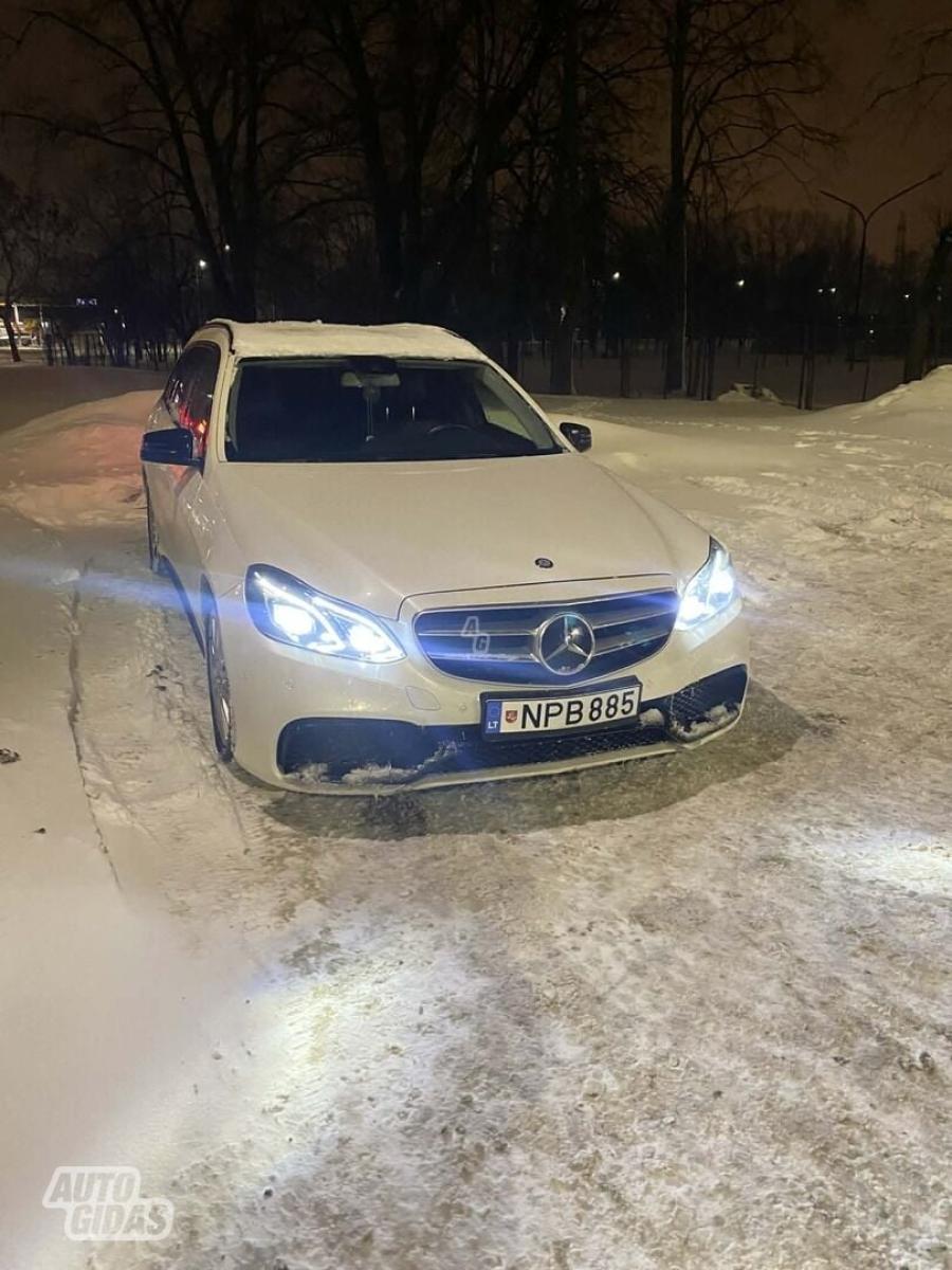 White Mercedes-Benz E 350 2012 in Klaipeda, with an engine capacity of 3.00 L and mileage of 292 thousand km for 9700 €, photo 19 on AUTOMOTO.COM.LV
