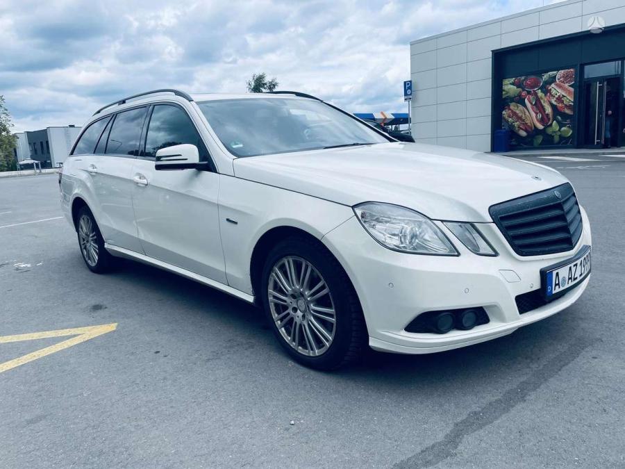White Mercedes-Benz E 350 2012 in Vilnius, with an engine capacity of 3.50 L and mileage of 523 thousand km for 3100 €, photo 3 on AUTOMOTO.COM.LV