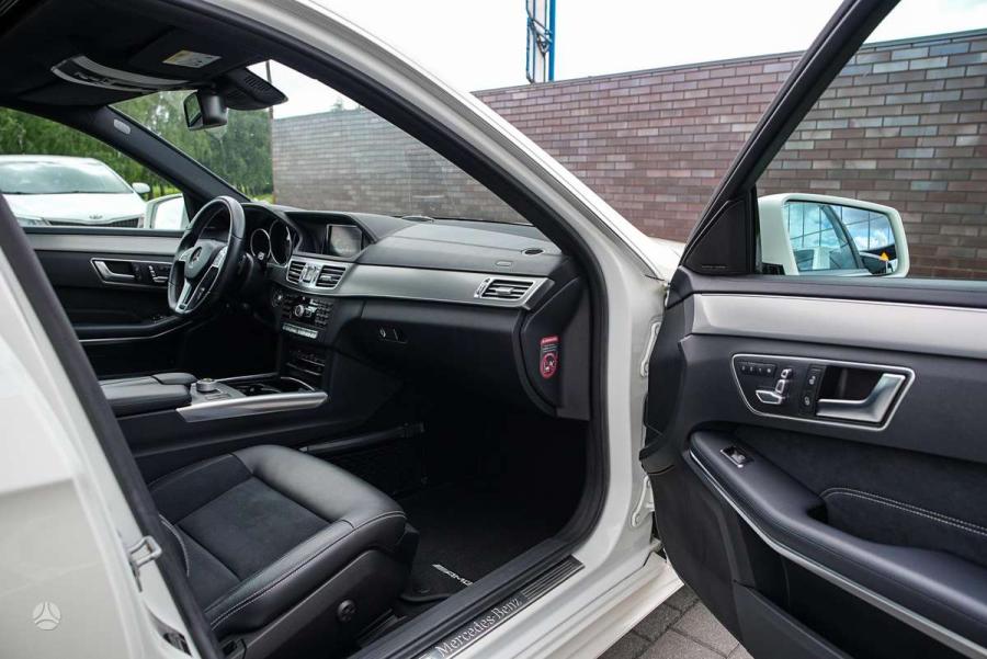 Balts Mercedes-Benz E 350 2014 Marijampole, ar dzinēja tilpumu 2.99 L un nobraukumu 347 tūkst. km par 10450 €, foto 41 vietnē AUTOMOTO.COM.LV