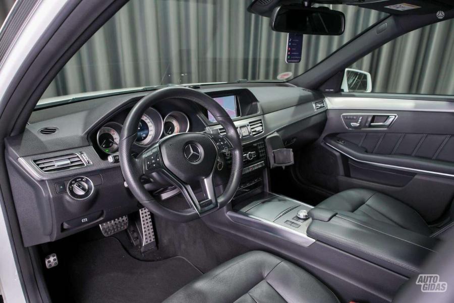 Balts Mercedes-Benz E 350 2015 Marijampole, ar dzinēja tilpumu 3.00 L un nobraukumu 287 tūkst. km par 13550 €, foto 24 vietnē AUTOMOTO.COM.LV