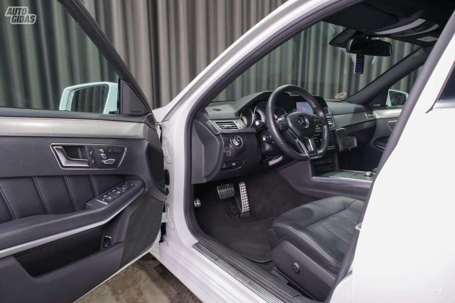 White Mercedes-Benz E 350 2015 in Marijampole, with an engine capacity of 3.00 L and mileage of 287 thousand km for 13150 €, photo 22 on AUTOMOTO.COM.LV