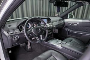 White Mercedes-Benz E 350 2015 in Marijampole, with an engine capacity of 3.00 L and mileage of 287 thousand km for 13150 €, photo 24 on AUTOMOTO.COM.LV