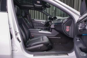 White Mercedes-Benz E 350 2015 in Marijampole, with an engine capacity of 3.00 L and mileage of 287 thousand km for 13150 €, photo 36 on AUTOMOTO.COM.LV
