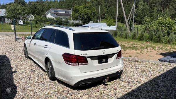 White Mercedes-Benz E 350 2016 in Vilnius, with an engine capacity of 3.50 L and mileage of 180 thousand km for 8000 €, photo 7 on AUTOMOTO.COM.LV