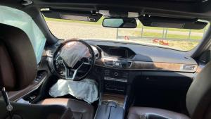 Balts Mercedes-Benz E 350 2016 Viļņa, ar dzinēja tilpumu 3.50 L un nobraukumu 180 tūkst. km par 8000 €, foto 13 vietnē AUTOMOTO.COM.LV