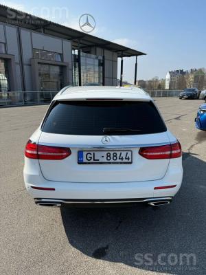Белый Мерседес E 350 2017 в Рига, объемом двигателя 3.00 л и пробегом 150 тыс. км за 20200 €, фото 3 на AUTOMOTO.COM.LV