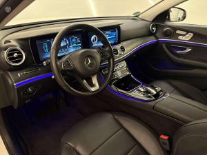 White Mercedes-Benz E 350 2017 in Marijampole, with an engine capacity of 2.99 L and mileage of 293 thousand km for 15450 €, photo 3 on AUTOMOTO.COM.LV