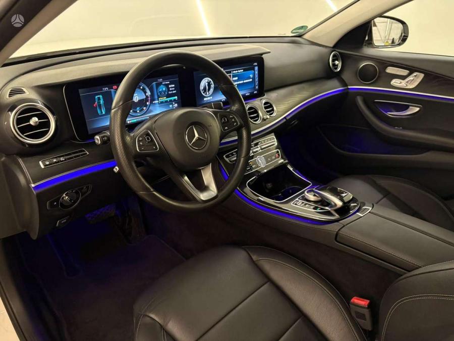 White Mercedes-Benz E 350 2017 in Marijampole, with an engine capacity of 2.99 L and mileage of 293 thousand km for 15450 €, photo 3 on AUTOMOTO.COM.LV