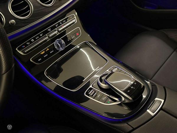 Balts Mercedes-Benz E 350 2017 Marijampole, ar dzinēja tilpumu 2.99 L un nobraukumu 293 tūkst. km par 15450 €, foto 5 vietnē AUTOMOTO.COM.LV