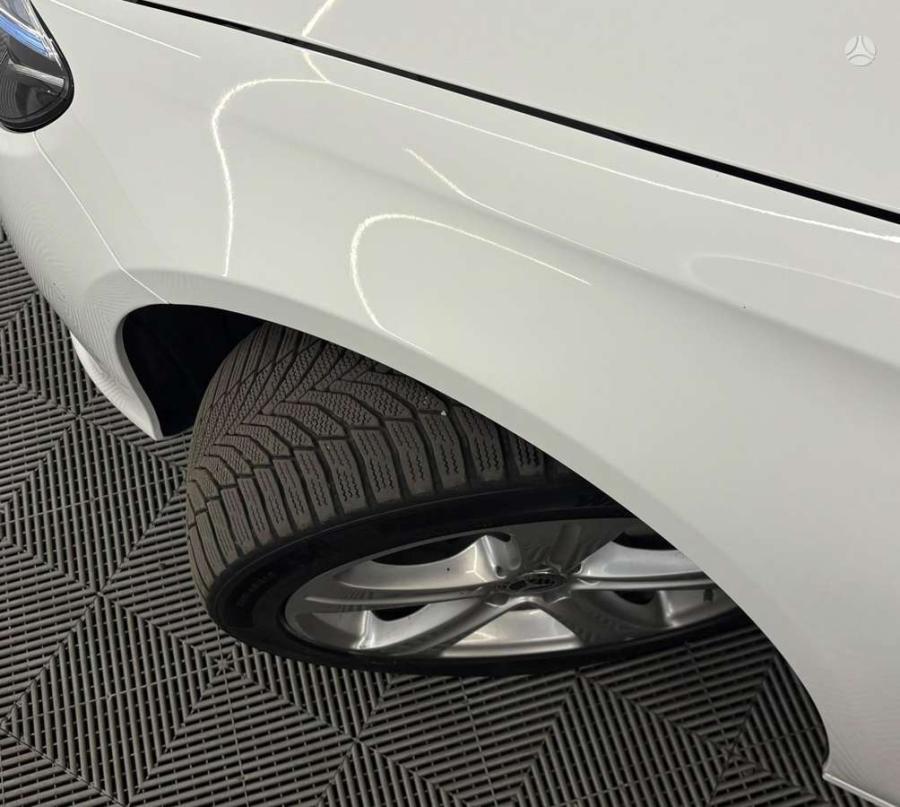 White Mercedes-Benz E 350 2017 in Marijampole, with an engine capacity of 2.99 L and mileage of 293 thousand km for 15450 €, photo 16 on AUTOMOTO.COM.LV