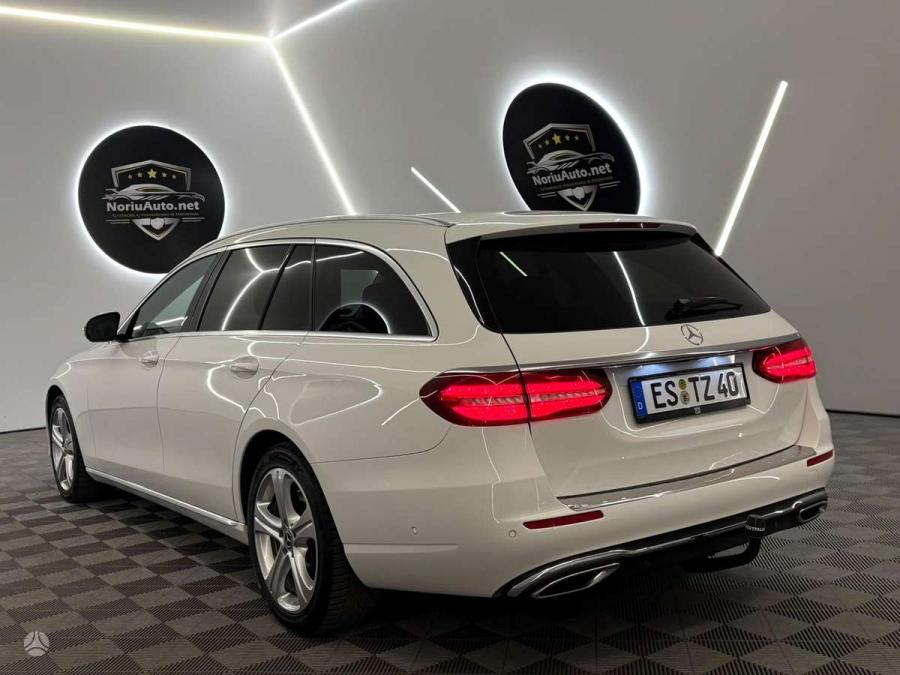 White Mercedes-Benz E 350 2017 in Marijampole, with an engine capacity of 2.99 L and mileage of 293 thousand km for 15450 €, photo 22 on AUTOMOTO.COM.LV