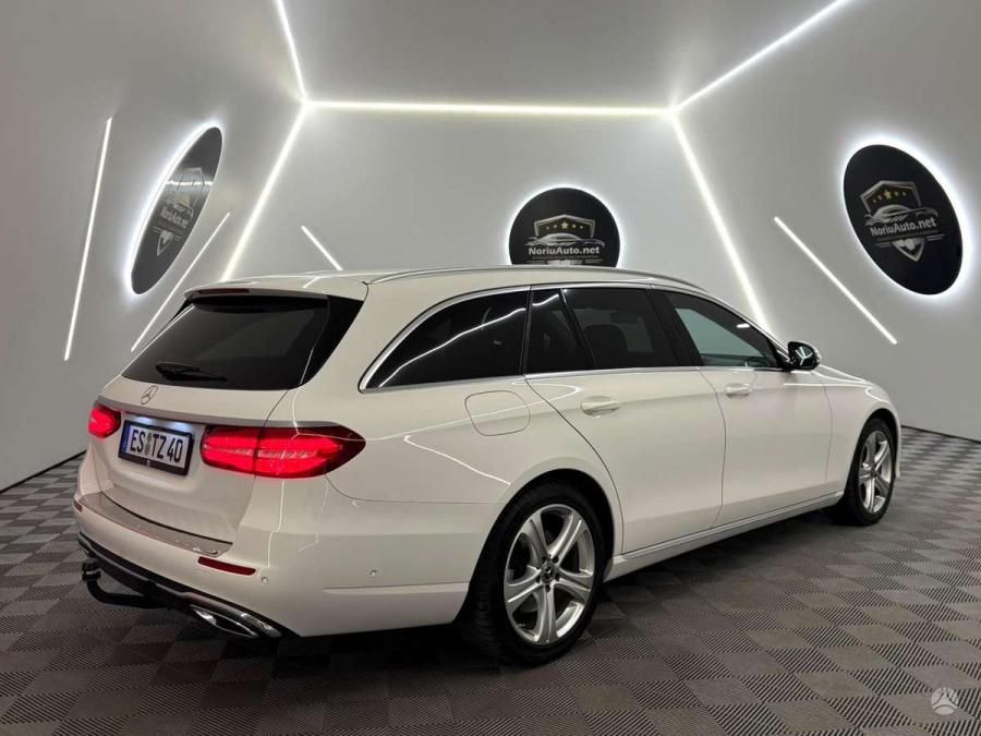 White Mercedes-Benz E 350 2017 in Marijampole, with an engine capacity of 2.99 L and mileage of 293 thousand km for 15450 €, photo 25 on AUTOMOTO.COM.LV