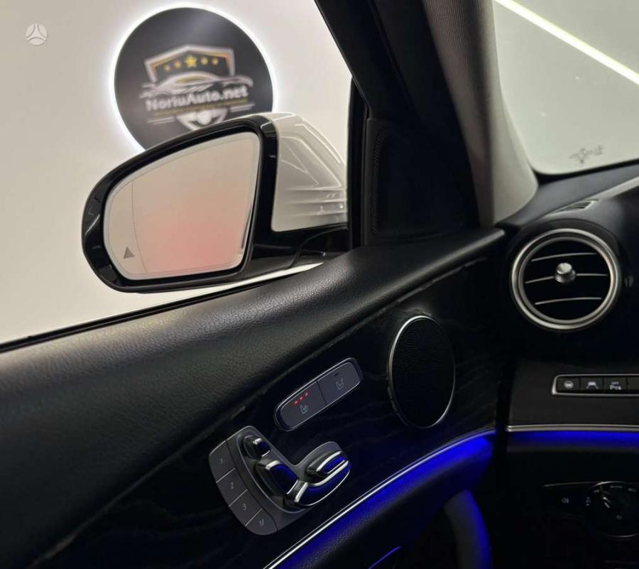 White Mercedes-Benz E 350 2017 in Marijampole, with an engine capacity of 2.99 L and mileage of 293 thousand km for 15450 €, photo 27 on AUTOMOTO.COM.LV