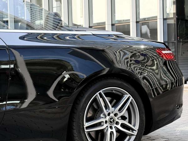Черный Мерседес Е 400 2018 в Вильнюс, объемом двигателя 3.00 л и пробегом 140 тыс. км за 26990 €, фото 4 на AUTOMOTO.COM.LV