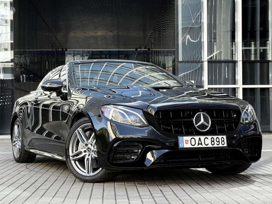Black Mercedes-Benz E 400 2018 in Vilnius, with an engine capacity of 3.00 L and mileage of 140 thousand km for 26990 €, photo 9 on AUTOMOTO.COM.LV