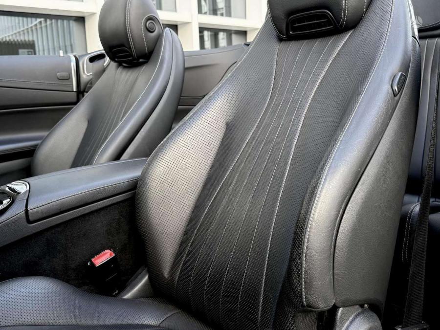 Black Mercedes-Benz E 400 2018 in Vilnius, with an engine capacity of 3.00 L and mileage of 140 thousand km for 26990 €, photo 32 on AUTOMOTO.COM.LV