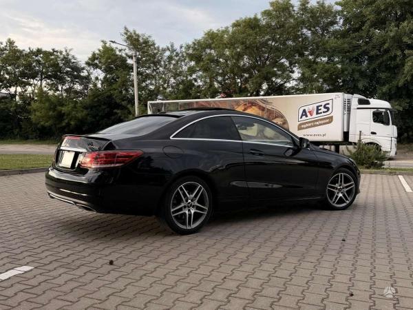Melns Mercedes-Benz E 400 2015 Viļņa, ar dzinēja tilpumu 3.00 L un nobraukumu 173 tūkst. km par 16000 €, foto 7 vietnē AUTOMOTO.COM.LV
