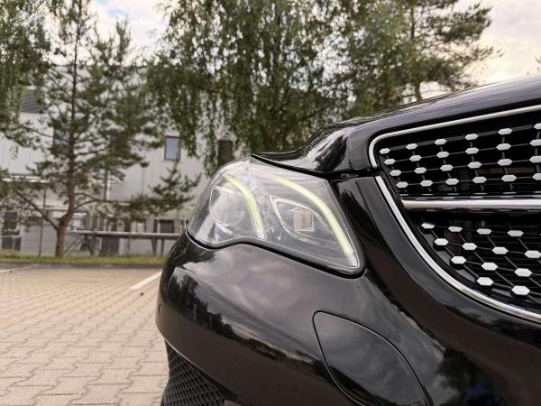 Melns Mercedes-Benz E 400 2015 Viļņa, ar dzinēja tilpumu 3.00 L un nobraukumu 173 tūkst. km par 16000 €, foto 8 vietnē AUTOMOTO.COM.LV