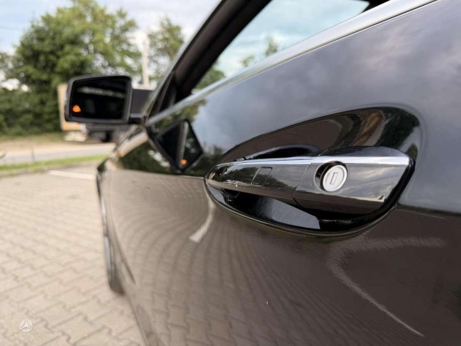Melns Mercedes-Benz E 400 2015 Viļņa, ar dzinēja tilpumu 3.00 L un nobraukumu 173 tūkst. km par 16000 €, foto 12 vietnē AUTOMOTO.COM.LV