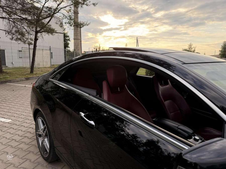 Melns Mercedes-Benz E 400 2015 Viļņa, ar dzinēja tilpumu 3.00 L un nobraukumu 173 tūkst. km par 16000 €, foto 13 vietnē AUTOMOTO.COM.LV