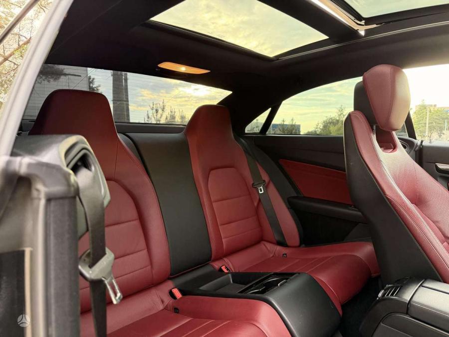 Melns Mercedes-Benz E 400 2015 Viļņa, ar dzinēja tilpumu 3.00 L un nobraukumu 173 tūkst. km par 16000 €, foto 15 vietnē AUTOMOTO.COM.LV