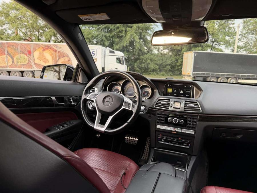 Melns Mercedes-Benz E 400 2015 Viļņa, ar dzinēja tilpumu 3.00 L un nobraukumu 173 tūkst. km par 16000 €, foto 18 vietnē AUTOMOTO.COM.LV