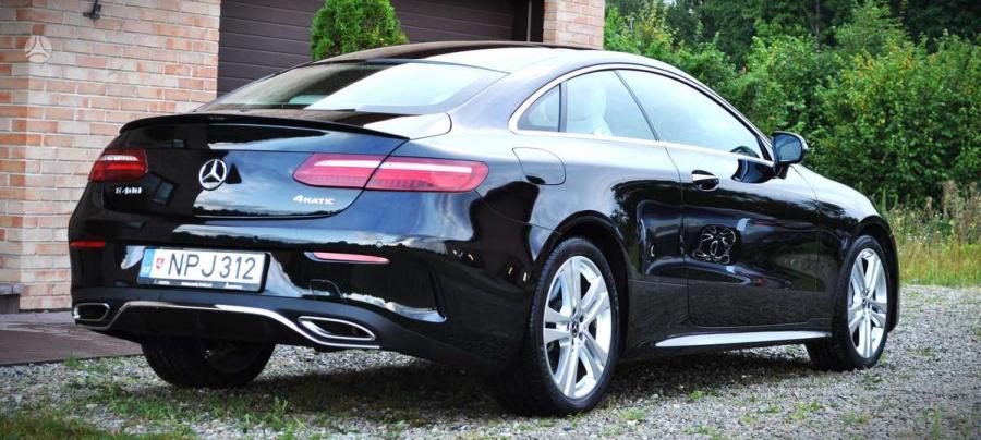 Melns Mercedes-Benz E 400 2018 Alīta, ar dzinēja tilpumu 3.00 L un nobraukumu 99 tūkst. km par 29200 €, foto 7 vietnē AUTOMOTO.COM.LV