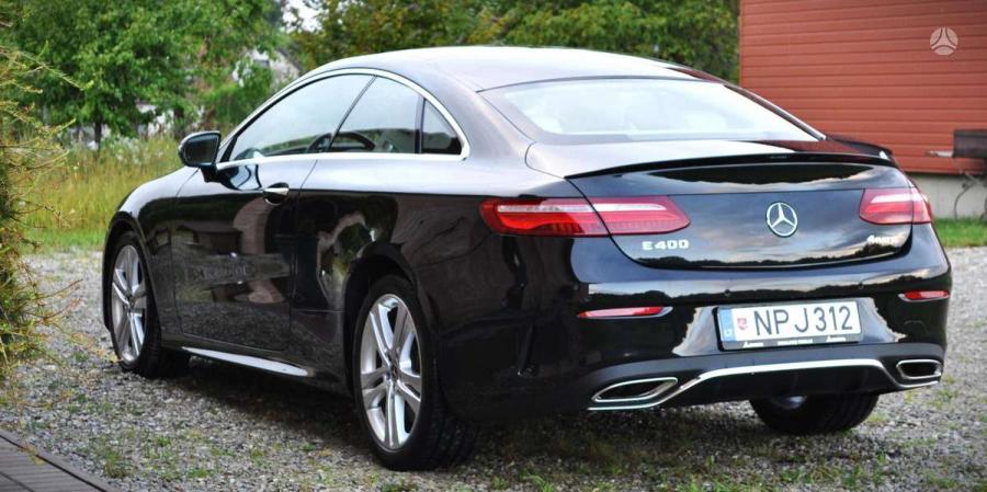 Melns Mercedes-Benz E 400 2018 Alīta, ar dzinēja tilpumu 3.00 L un nobraukumu 99 tūkst. km par 29200 €, foto 8 vietnē AUTOMOTO.COM.LV