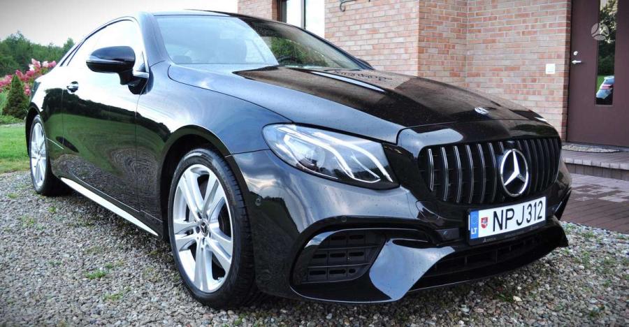 Melns Mercedes-Benz E 400 2018 Alīta, ar dzinēja tilpumu 3.00 L un nobraukumu 99 tūkst. km par 29200 €, foto 11 vietnē AUTOMOTO.COM.LV