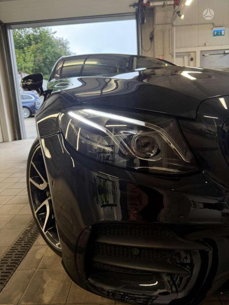 Black Mercedes-Benz E 400 2018 in Vilnius, with an engine capacity of 3.00 L and mileage of 165 thousand km for 30700 €, photo 4 on AUTOMOTO.COM.LV