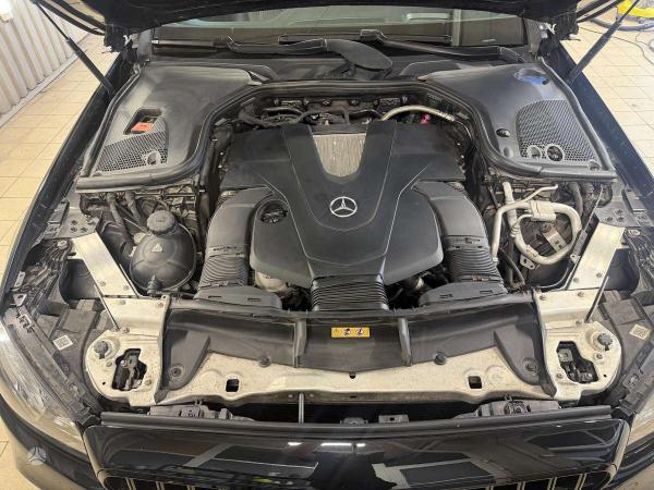 Melns Mercedes-Benz E 400 2018 Viļņa, ar dzinēja tilpumu 3.00 L un nobraukumu 165 tūkst. km par 30700 €, foto 6 vietnē AUTOMOTO.COM.LV
