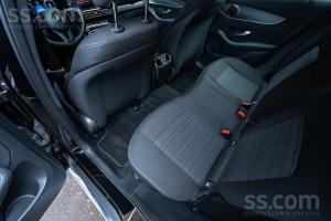 Black Mercedes-Benz E 400 2023 in Riga, with an engine capacity of 3.50 L and mileage of 90 thousand km for 35900 €, photo 17 on AUTOMOTO.COM.LV