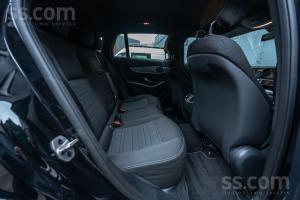 Black Mercedes-Benz E 400 2023 in Riga, with an engine capacity of 3.50 L and mileage of 90 thousand km for 35900 €, photo 18 on AUTOMOTO.COM.LV