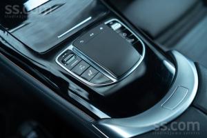 Black Mercedes-Benz E 400 2023 in Riga, with an engine capacity of 3.50 L and mileage of 90 thousand km for 35900 €, photo 26 on AUTOMOTO.COM.LV