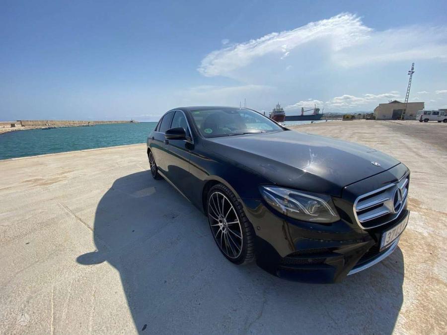 Black Mercedes-Benz E 400 2018 in Plunge, with an engine capacity of 2.93 L and mileage of 201 thousand km for 29000 €, photo 1 on AUTOMOTO.COM.LV