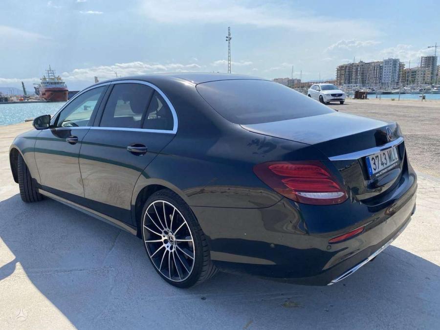 Black Mercedes-Benz E 400 2018 in Plunge, with an engine capacity of 2.93 L and mileage of 201 thousand km for 29000 €, photo 3 on AUTOMOTO.COM.LV