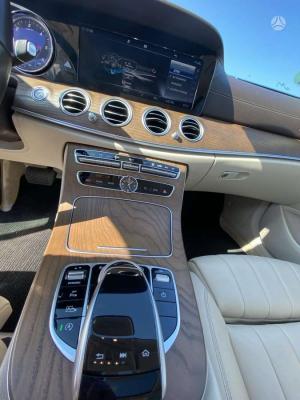 Black Mercedes-Benz E 400 2018 in Plunge, with an engine capacity of 2.93 L and mileage of 201 thousand km for 29000 €, photo 6 on AUTOMOTO.COM.LV