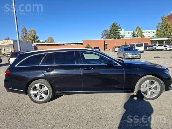 Mercedes-Benz E 400 2019 Rīga vietnē Melns Mercedes-Benz E 400 2019 Rīga, ar dzinēja tilpumu 3.00 L un nobraukumu 214 tūkst. km par 27000 €, foto 3 vietnē AUTOMOTO.COM.LV