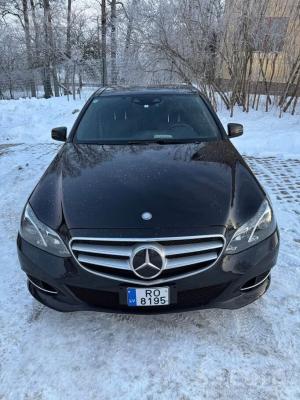 Melns Mercedes-Benz E 400 2015 Rīga, ar dzinēja tilpumu 3.50 L un nobraukumu 7 tūkst. km par 36300 €, foto  vietnē AUTOMOTO.COM.LV