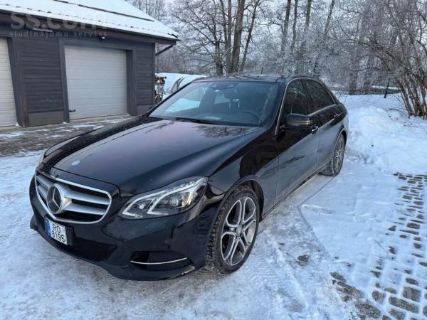 Black Mercedes-Benz E 400 2015 in Riga, with an engine capacity of 3.50 L and mileage of 7 thousand km for 36300 €, photo 4 on AUTOMOTO.COM.LV