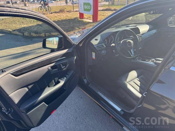 Melns Mercedes-Benz E 400 2015 Rīga, ar dzinēja tilpumu 3.50 L un nobraukumu 12 tūkst. km par 35500 €, foto 8 vietnē AUTOMOTO.COM.LV