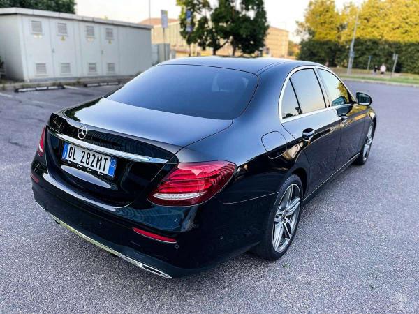 Black Mercedes-Benz E 400 2018 in Vilnius, with an engine capacity of 3.00 L and mileage of 253 thousand km for 20500 €, photo 6 on AUTOMOTO.COM.LV