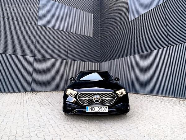 Melns Mercedes-Benz E 400 2024 Rīga, ar dzinēja tilpumu 2.00 L un nobraukumu 18 tūkst. km par 72000 €, foto 2 vietnē AUTOMOTO.COM.LV