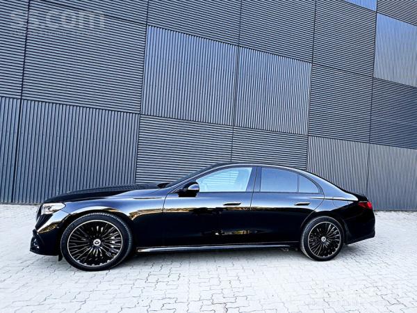 Melns Mercedes-Benz E 400 2024 Rīga, ar dzinēja tilpumu 2.00 L un nobraukumu 18 tūkst. km par 72000 €, foto 4 vietnē AUTOMOTO.COM.LV