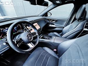 Black Mercedes-Benz E 400 2024 in Riga, with an engine capacity of 2.00 L and mileage of 18 thousand km for 72000 €, photo 7 on AUTOMOTO.COM.LV