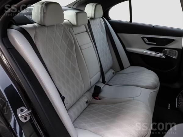 Melns Mercedes-Benz E 400 2025 Rīga, ar dzinēja tilpumu 2.00 L un nobraukumu 9 tūkst. km par 86400 €, foto 8 vietnē AUTOMOTO.COM.LV