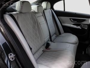Melns Mercedes-Benz E 400 2025 Rīga, ar dzinēja tilpumu 2.00 L un nobraukumu 9 tūkst. km par 86400 €, foto 9 vietnē AUTOMOTO.COM.LV