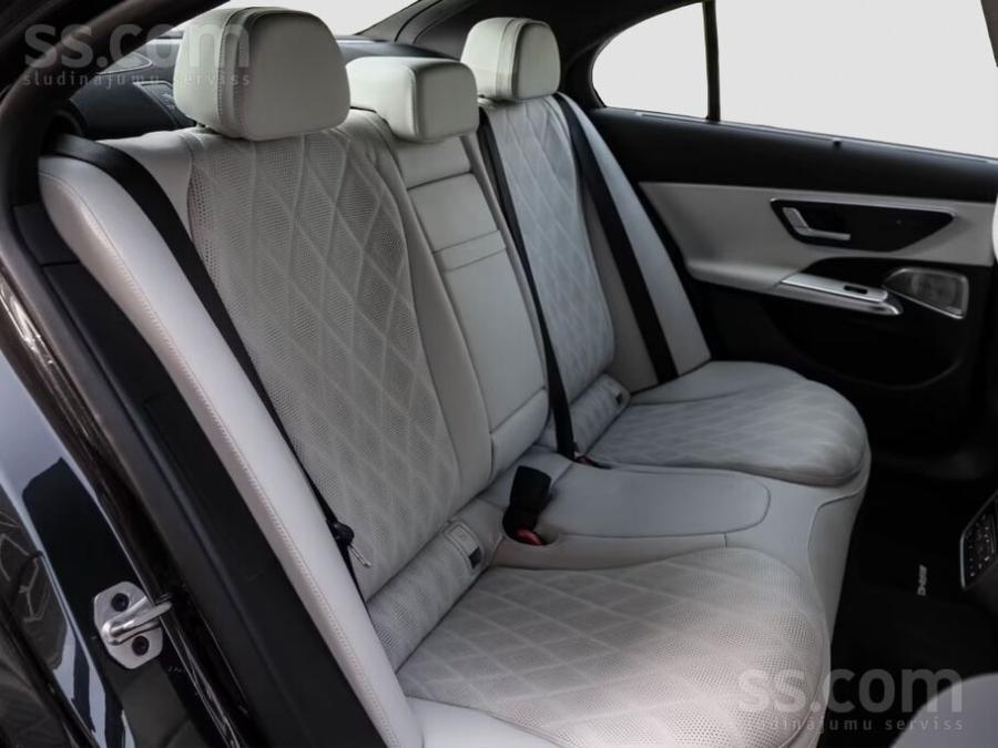 Melns Mercedes-Benz E 400 2025 Rīga, ar dzinēja tilpumu 2.00 L un nobraukumu 9 tūkst. km par 86400 €, foto 9 vietnē AUTOMOTO.COM.LV