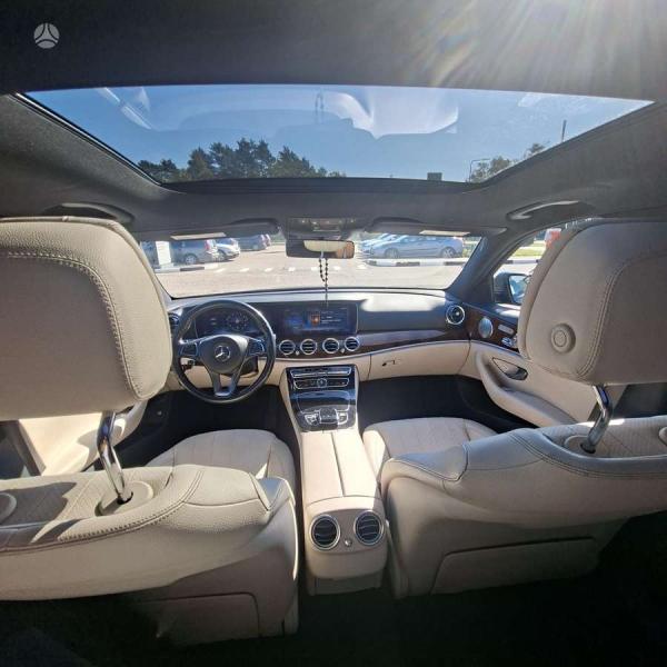 Melns Mercedes-Benz E 400 2017 Viļņa, ar dzinēja tilpumu 3.00 L un nobraukumu 153 tūkst. km par 24900 €, foto 11 vietnē AUTOMOTO.COM.LV